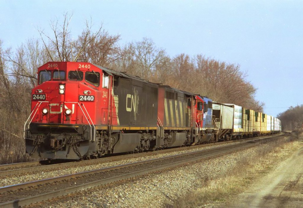 CN 2440